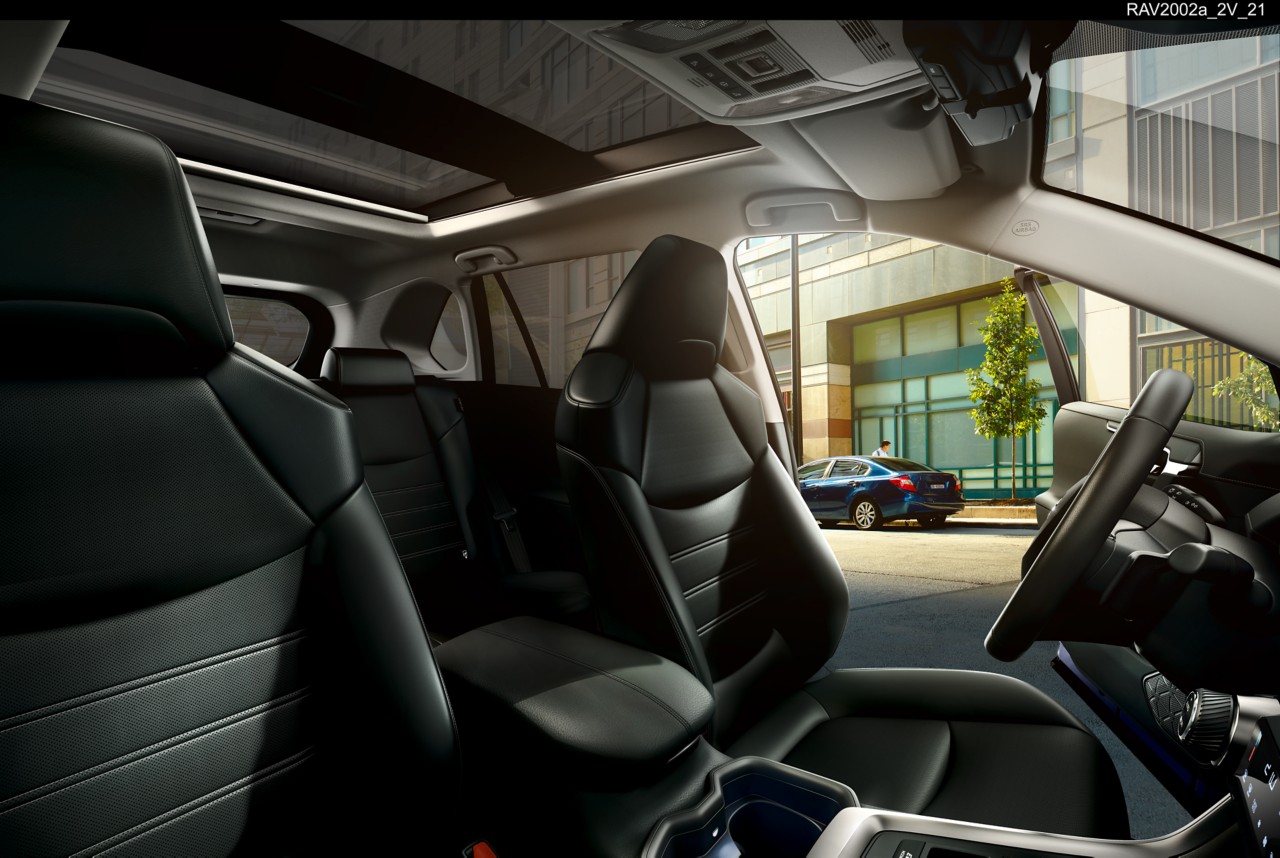 Toyota RAV4 Hybrid - SUV-ul tău aventuros